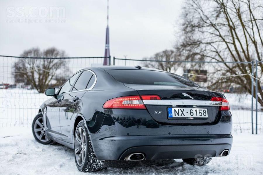 Black Jaguar XF 2008 in Riga, with an engine capacity of 3.00 L and mileage of 223 thousand km for 5290 €, photo 5 on AUTOMOTO.COM.LV