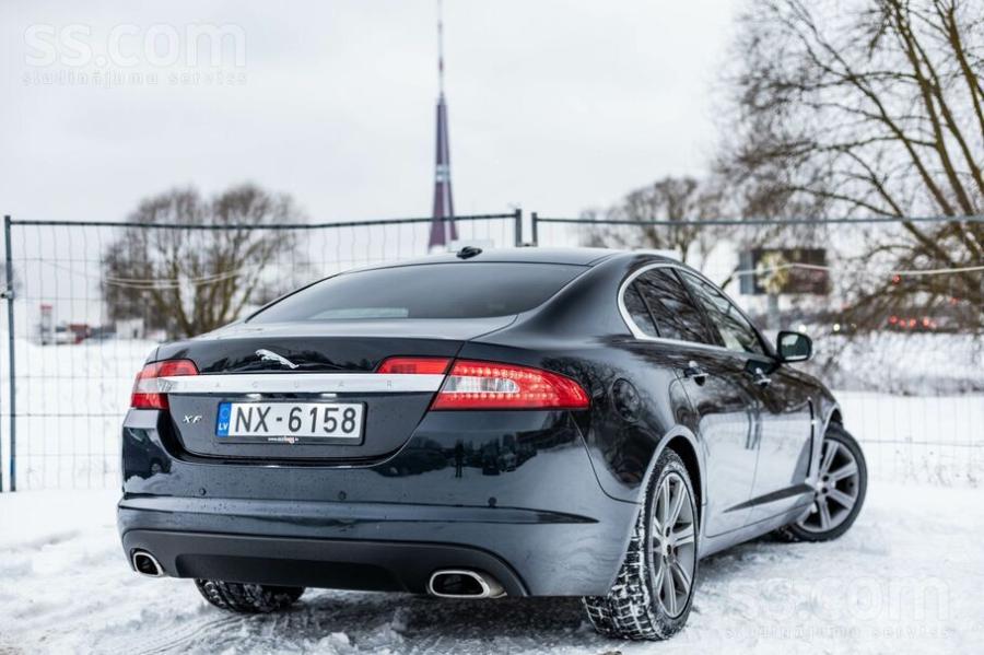 Black Jaguar XF 2008 in Riga, with an engine capacity of 3.00 L and mileage of 223 thousand km for 5290 €, photo 6 on AUTOMOTO.COM.LV