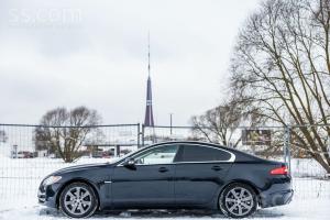 Black Jaguar XF 2008 in Riga, with an engine capacity of 3.00 L and mileage of 223 thousand km for 5290 €, photo 4 on AUTOMOTO.COM.LV