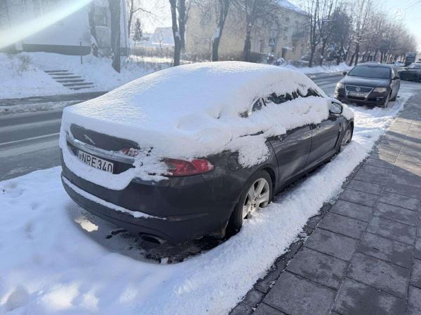 Melns Jaguar XF 2008 Viļņa, ar dzinēja tilpumu 2.72 L un nobraukumu 250 tūkst. km par 2200 €, foto 4 vietnē AUTOMOTO.COM.LV