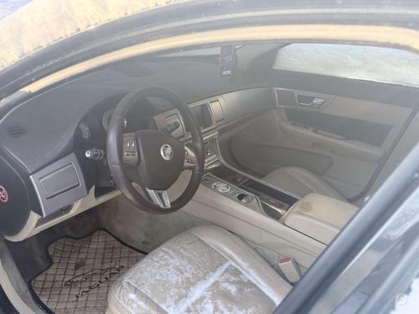 Melns Jaguar XF 2008 Viļņa, ar dzinēja tilpumu 2.72 L un nobraukumu 250 tūkst. km par 2200 €, foto 5 vietnē AUTOMOTO.COM.LV