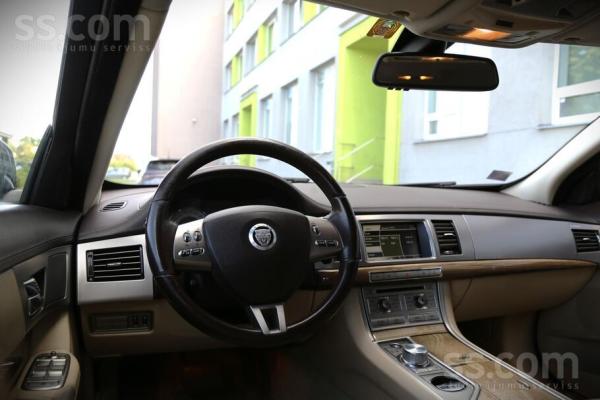 Black Jaguar XF 2008 in Riga, with an engine capacity of 2.70 L and mileage of 274 thousand km for 4995 €, photo 9 on AUTOMOTO.COM.LV