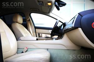Black Jaguar XF 2008 in Riga, with an engine capacity of 2.70 L and mileage of 274 thousand km for 4995 €, photo 13 on AUTOMOTO.COM.LV