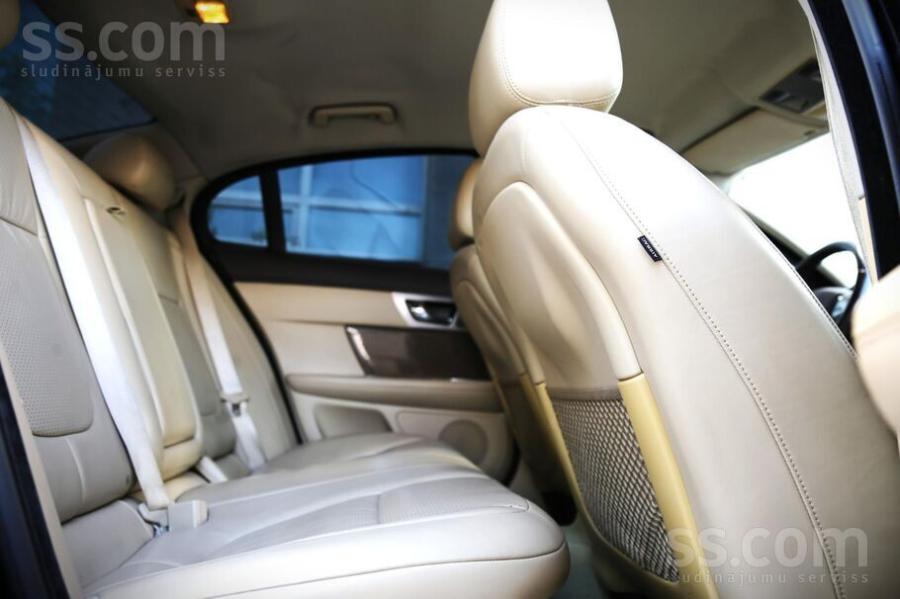 Black Jaguar XF 2008 in Riga, with an engine capacity of 2.70 L and mileage of 274 thousand km for 4995 €, photo 14 on AUTOMOTO.COM.LV