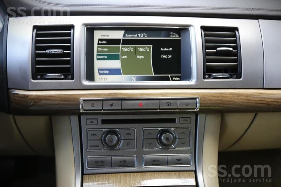 Black Jaguar XF 2008 in Riga, with an engine capacity of 2.70 L and mileage of 274 thousand km for 4995 €, photo 15 on AUTOMOTO.COM.LV