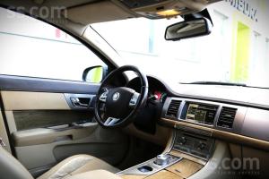 Black Jaguar XF 2008 in Riga, with an engine capacity of 2.70 L and mileage of 274 thousand km for 4995 €, photo 17 on AUTOMOTO.COM.LV