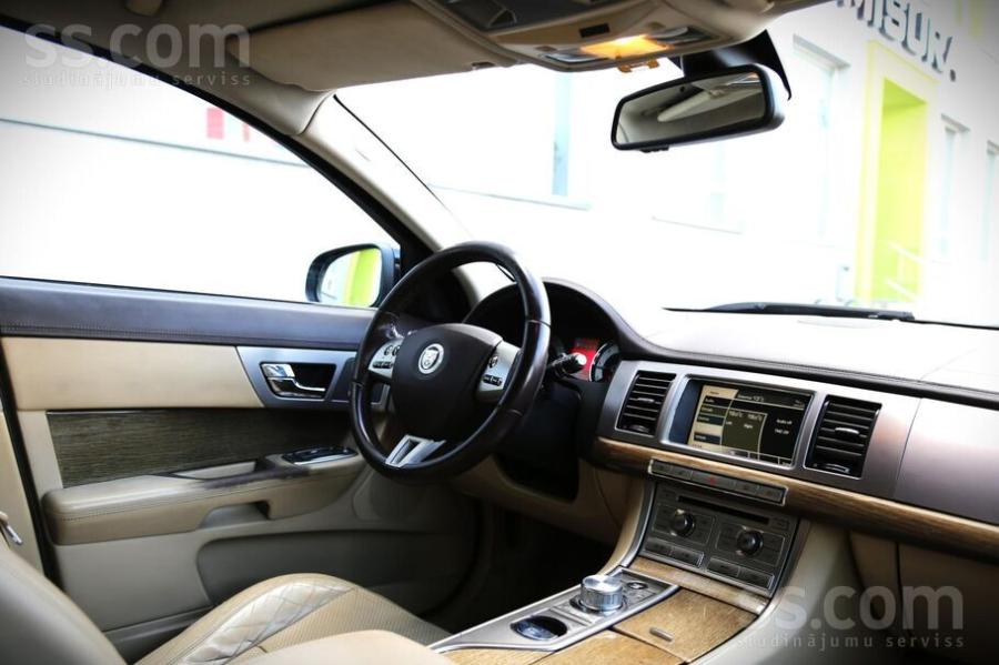 Black Jaguar XF 2008 in Riga, with an engine capacity of 2.70 L and mileage of 274 thousand km for 4995 €, photo 17 on AUTOMOTO.COM.LV