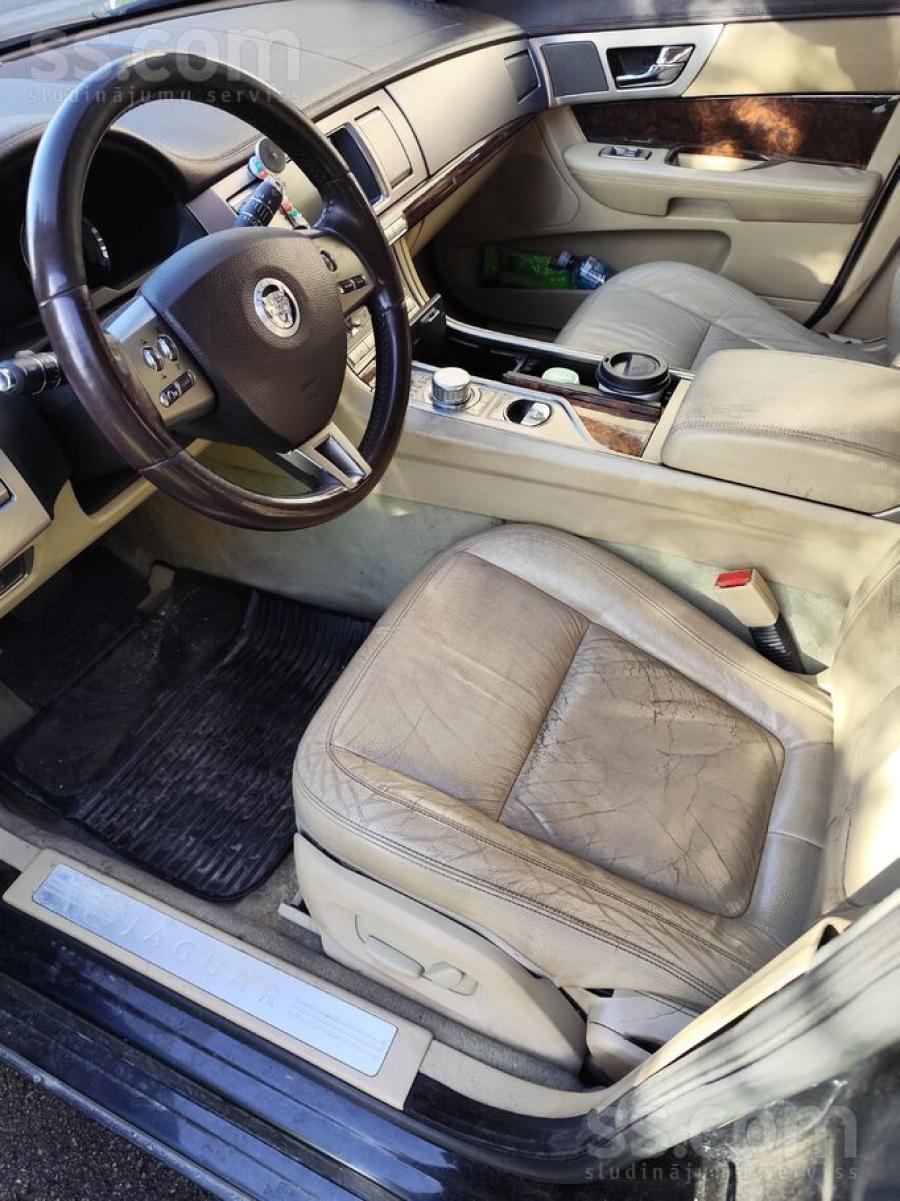 Melns Jaguar XF 2008 Rīga, ar dzinēja tilpumu 2.70 L un nobraukumu 368 tūkst. km par 3000 €, foto 6 vietnē AUTOMOTO.COM.LV
