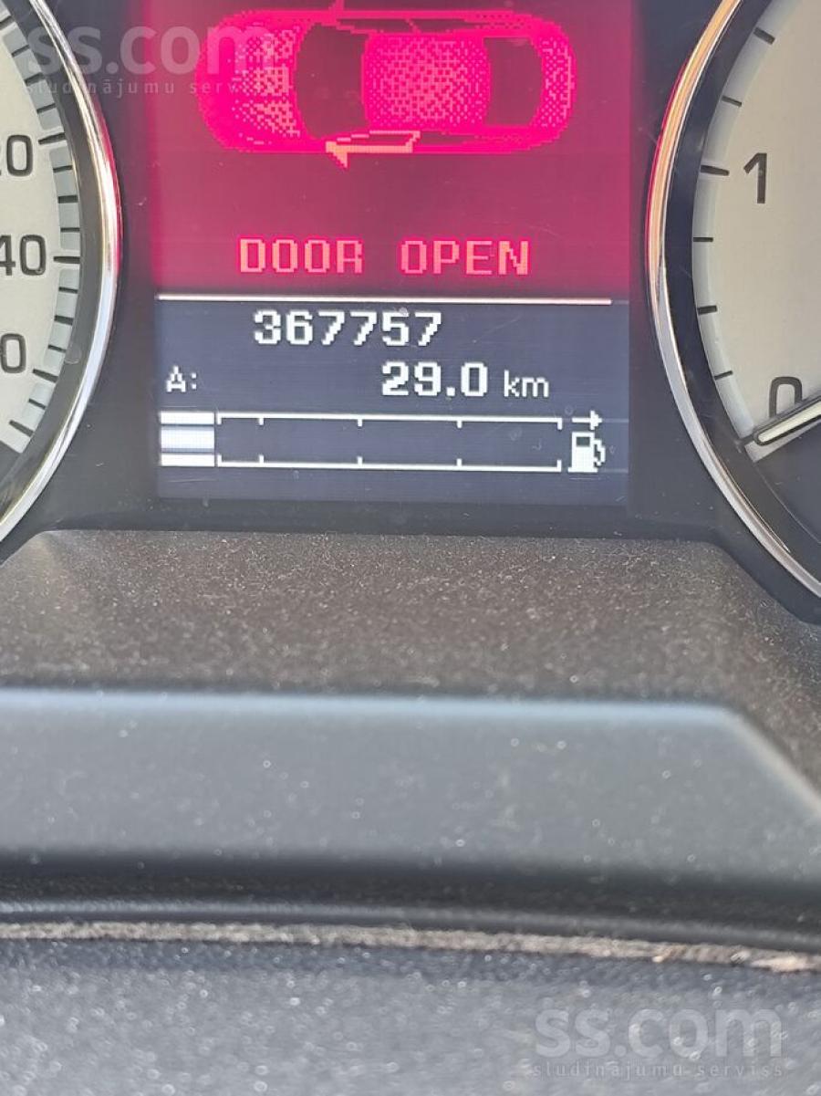 Melns Jaguar XF 2008 Rīga, ar dzinēja tilpumu 2.70 L un nobraukumu 368 tūkst. km par 3000 €, foto 8 vietnē AUTOMOTO.COM.LV