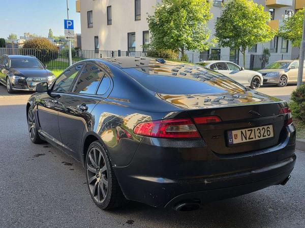 Black Jaguar XF 2008 in Vilnius, with an engine capacity of 2.70 L and mileage of 321 thousand km for 1550 €, photo 4 on AUTOMOTO.COM.LV