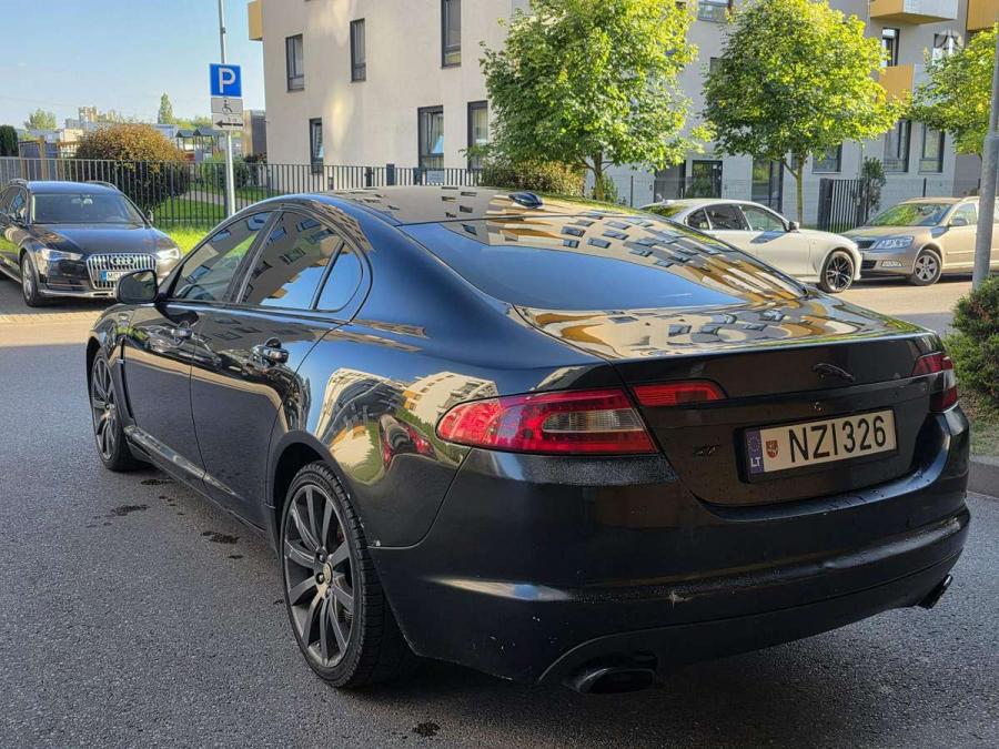 Black Jaguar XF 2008 in Vilnius, with an engine capacity of 2.70 L and mileage of 321 thousand km for 1550 €, photo 5 on AUTOMOTO.COM.LV