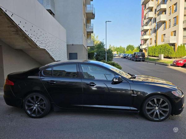 Black Jaguar XF 2008 in Vilnius, with an engine capacity of 2.70 L and mileage of 321 thousand km for 1550 €, photo 5 on AUTOMOTO.COM.LV