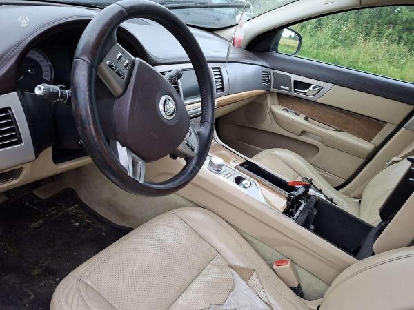 Melns Jaguar XF 2008 Šilalė, ar dzinēja tilpumu 2.70 L un nobraukumu 300 tūkst. km par 1000 €, foto 6 vietnē AUTOMOTO.COM.LV