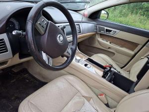 Melns Jaguar XF 2008 Šilalė, ar dzinēja tilpumu 2.70 L un nobraukumu 300 tūkst. km par 1000 €, foto 7 vietnē AUTOMOTO.COM.LV