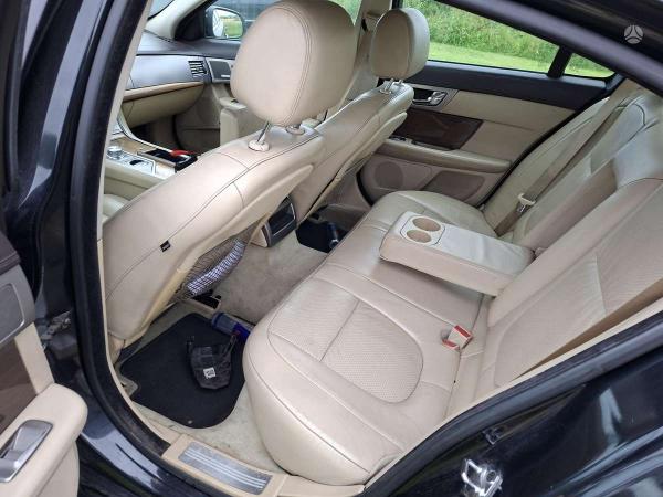 Melns Jaguar XF 2008 Šilalė, ar dzinēja tilpumu 2.70 L un nobraukumu 300 tūkst. km par 1000 €, foto 7 vietnē AUTOMOTO.COM.LV