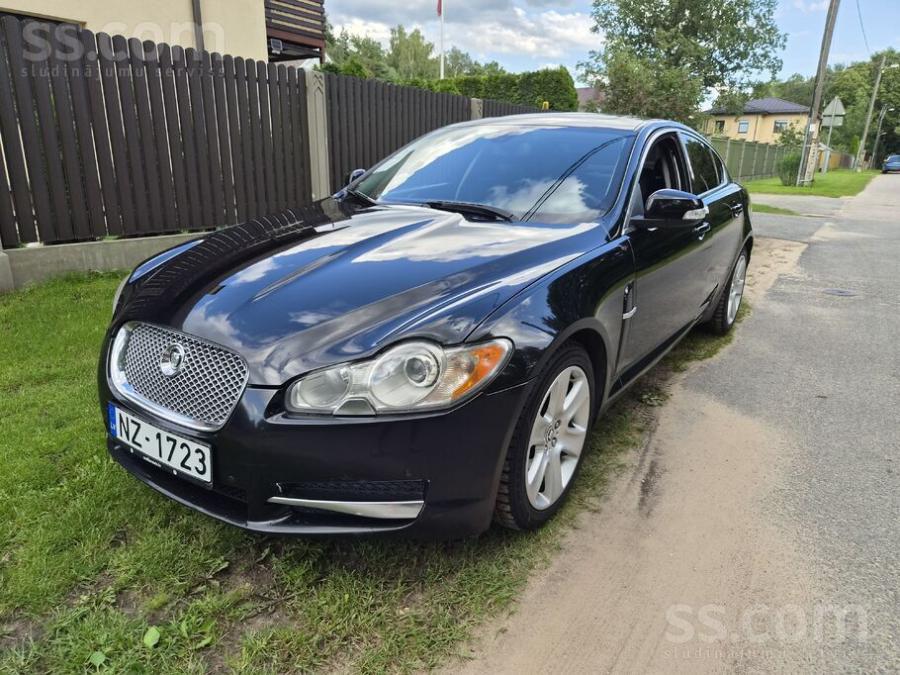 Черный Ягуар ХФ 2008 в Рига, объемом двигателя 2.70 л и пробегом 246 тыс. км за 4700 €, фото 1 на AUTOMOTO.COM.LV
