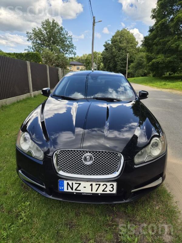 Black Jaguar XF 2008 in Riga, with an engine capacity of 2.70 L and mileage of 246 thousand km for 4700 €, photo 2 on AUTOMOTO.COM.LV