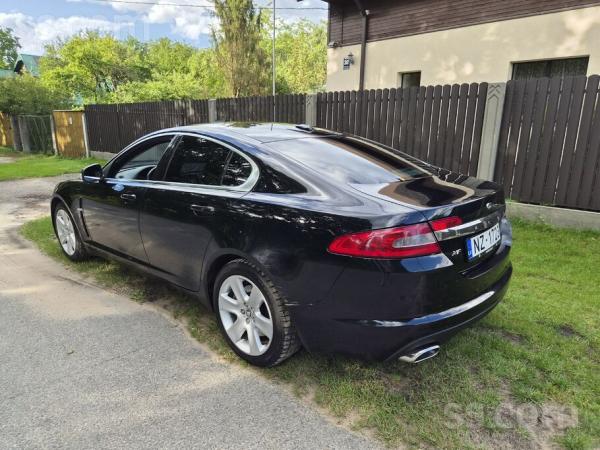 Black Jaguar XF 2008 in Riga, with an engine capacity of 2.70 L and mileage of 246 thousand km for 4700 €, photo 5 on AUTOMOTO.COM.LV