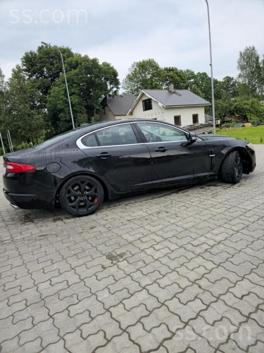Melns Jaguar XF 2008 Rīga, ar dzinēja tilpumu 2.70 L un nobraukumu 190 tūkst. km par 3500 €, foto 3 vietnē AUTOMOTO.COM.LV