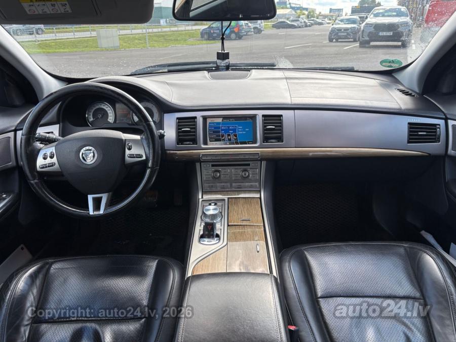 Black Jaguar XF 2008 in Tallinn, with an engine capacity of 2.70 L and mileage of 258 thousand km for 2999 €, photo 9 on AUTOMOTO.COM.LV