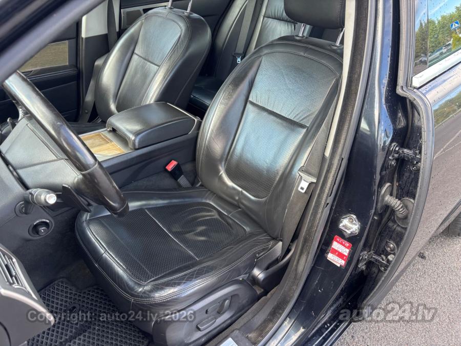 Black Jaguar XF 2008 in Tallinn, with an engine capacity of 2.70 L and mileage of 258 thousand km for 2999 €, photo 13 on AUTOMOTO.COM.LV