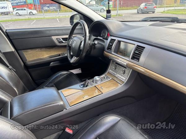 Ягуар ХФ 2008 в Таллин на AUTOMOTO.COM.LV Черный Ягуар ХФ 2008 в Таллин, объемом двигателя 2.70 л и пробегом 258 тыс. км за 2999 €, фото 11 на AUTOMOTO.COM.LV