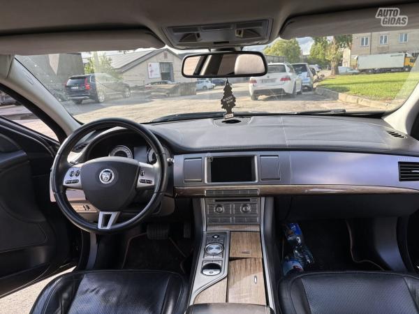 Black Jaguar XF 2008 in Siauliai, with an engine capacity of 2.70 L and mileage of 356 thousand km for 4400 €, photo 10 on AUTOMOTO.COM.LV