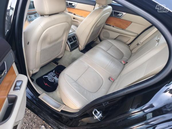Melns Jaguar XF 2008 Kauņa, ar dzinēja tilpumu 3.00 L un nobraukumu 200 tūkst. km par 3000 €, foto 7 vietnē AUTOMOTO.COM.LV