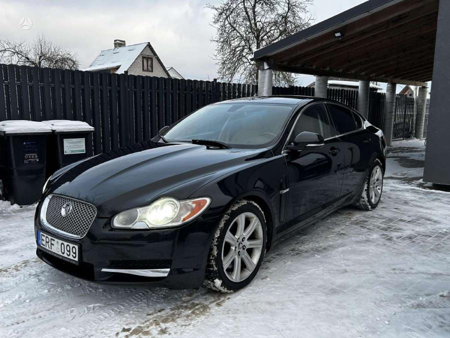 Black Jaguar XF 2009 in Vilnius, with an engine capacity of 3.00 L and mileage of 195 thousand km for 6150 €, photo 1 on AUTOMOTO.COM.LV