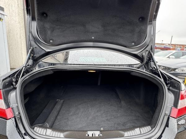 Black Jaguar XF 2009 in Riga, with an engine capacity of 2.70 L and mileage of 147 thousand km for 7100 €, photo 3 on AUTOMOTO.COM.LV