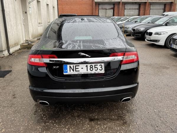 Black Jaguar XF 2009 in Riga, with an engine capacity of 2.70 L and mileage of 147 thousand km for 7100 €, photo 8 on AUTOMOTO.COM.LV