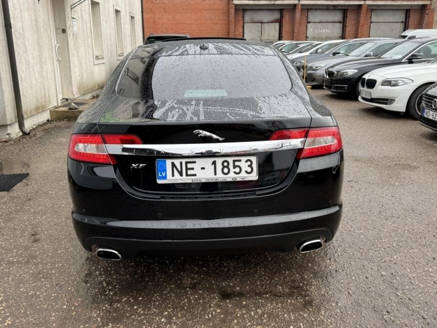Melns Jaguar XF 2009 Rīga, ar dzinēja tilpumu 2.70 L un nobraukumu 147 tūkst. km par 7100 €, foto 9 vietnē AUTOMOTO.COM.LV