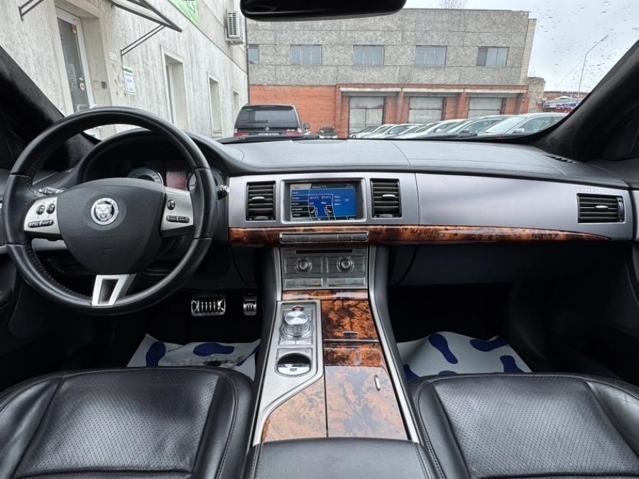 Melns Jaguar XF 2009 Rīga, ar dzinēja tilpumu 2.70 L un nobraukumu 147 tūkst. km par 7100 €, foto 20 vietnē AUTOMOTO.COM.LV