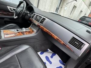 Melns Jaguar XF 2009 Rīga, ar dzinēja tilpumu 2.70 L un nobraukumu 147 tūkst. km par 7100 €, foto 22 vietnē AUTOMOTO.COM.LV