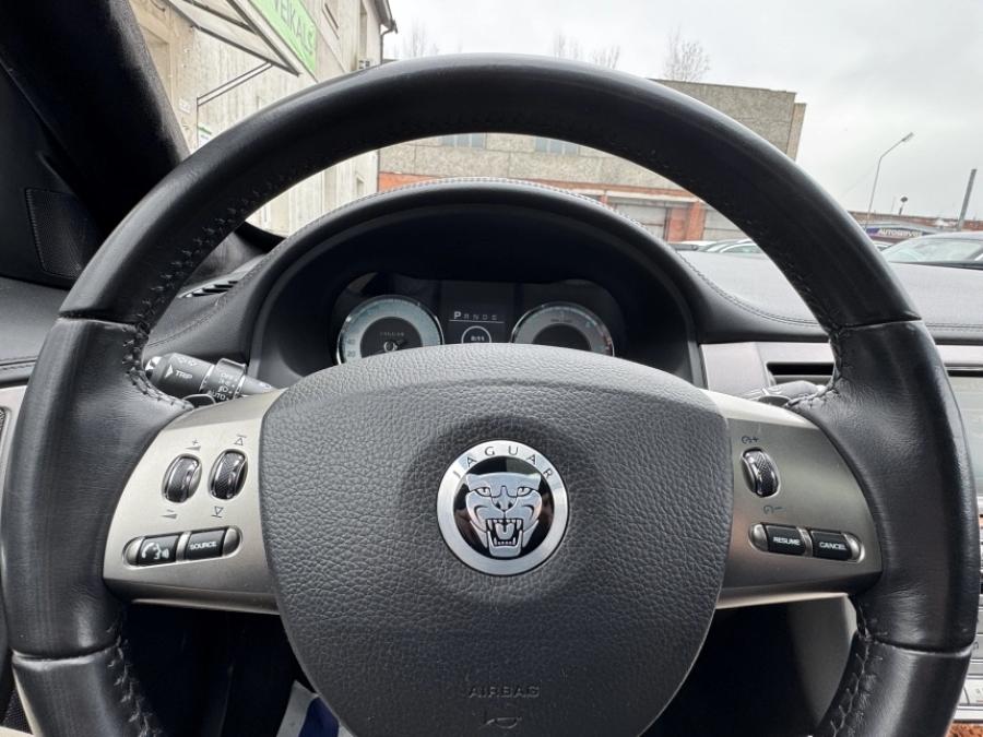 Melns Jaguar XF 2009 Rīga, ar dzinēja tilpumu 2.70 L un nobraukumu 147 tūkst. km par 7100 €, foto 29 vietnē AUTOMOTO.COM.LV