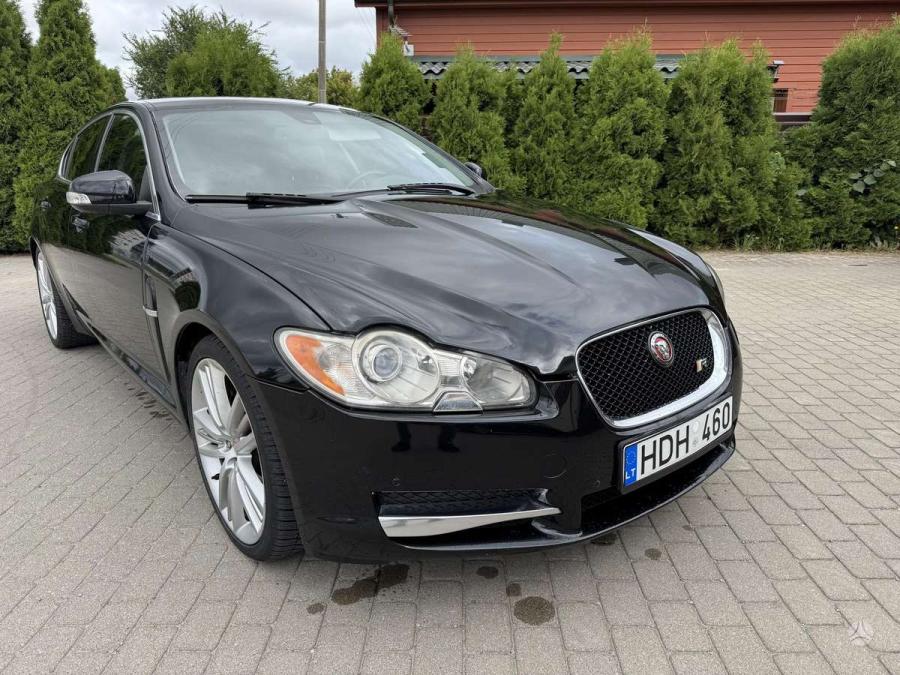 Black Jaguar XF 2009 in Kretinga, with an engine capacity of 2.72 L and mileage of 355 thousand km for 2995 €, photo 3 on AUTOMOTO.COM.LV
