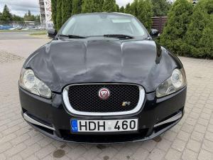 Black Jaguar XF 2009 in Kretinga, with an engine capacity of 2.72 L and mileage of 355 thousand km for 2995 €, photo 4 on AUTOMOTO.COM.LV