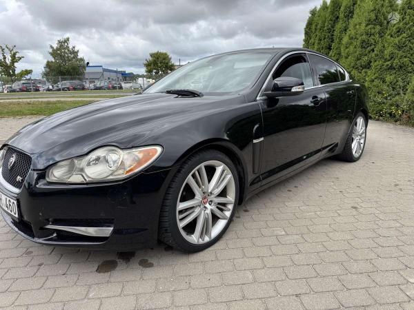 Black Jaguar XF 2009 in Kretinga, with an engine capacity of 2.72 L and mileage of 355 thousand km for 2995 €, photo 5 on AUTOMOTO.COM.LV