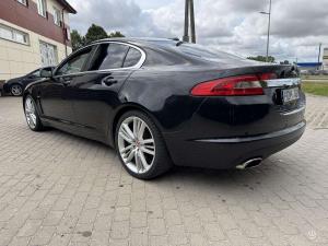 Black Jaguar XF 2009 in Kretinga, with an engine capacity of 2.72 L and mileage of 355 thousand km for 2995 €, photo 7 on AUTOMOTO.COM.LV