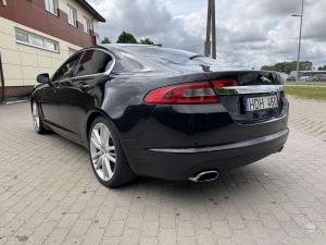 Black Jaguar XF 2009 in Kretinga, with an engine capacity of 2.72 L and mileage of 355 thousand km for 2995 €, photo 8 on AUTOMOTO.COM.LV