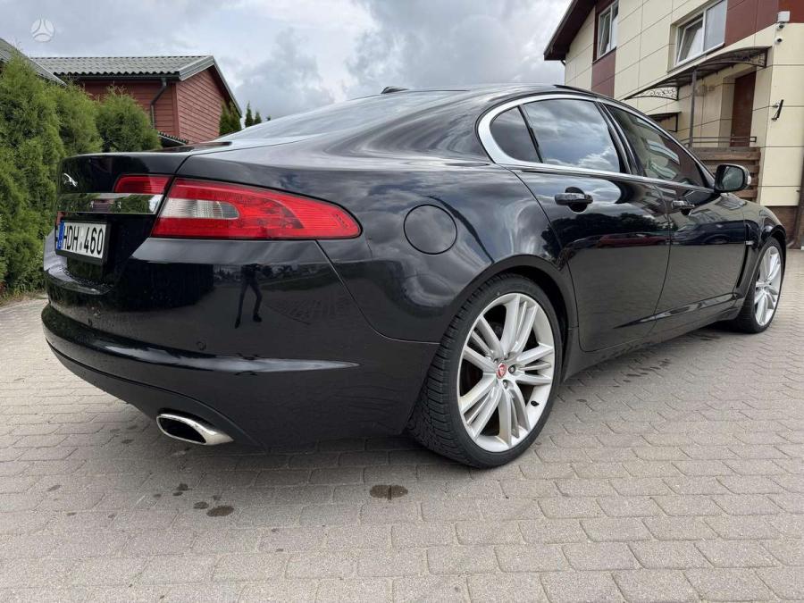 Black Jaguar XF 2009 in Kretinga, with an engine capacity of 2.72 L and mileage of 355 thousand km for 2995 €, photo 11 on AUTOMOTO.COM.LV