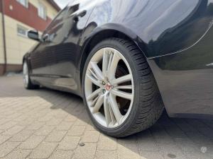Black Jaguar XF 2009 in Kretinga, with an engine capacity of 2.72 L and mileage of 355 thousand km for 2995 €, photo 13 on AUTOMOTO.COM.LV