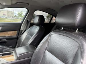 Black Jaguar XF 2009 in Kretinga, with an engine capacity of 2.72 L and mileage of 355 thousand km for 2995 €, photo 17 on AUTOMOTO.COM.LV