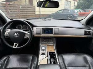 Black Jaguar XF 2009 in Kretinga, with an engine capacity of 2.72 L and mileage of 355 thousand km for 2995 €, photo 18 on AUTOMOTO.COM.LV