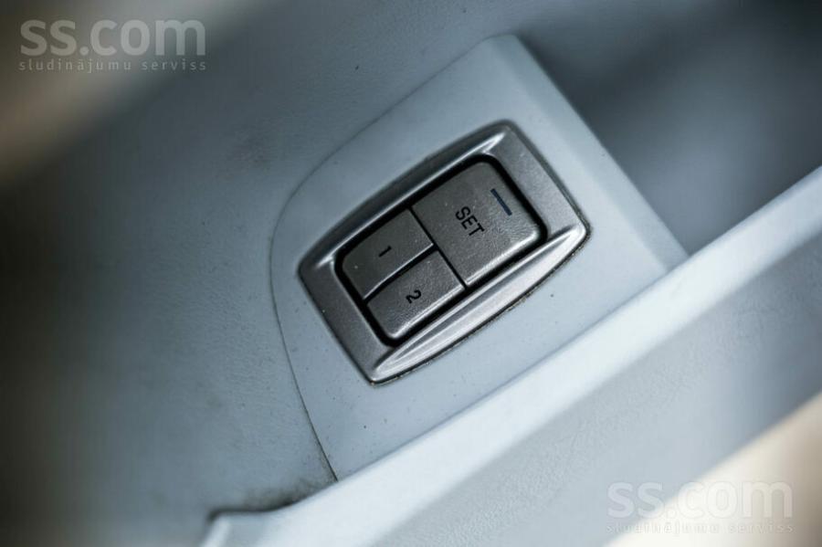 Melns Jaguar XF 2009 Rīga, ar dzinēja tilpumu 2.70 L un nobraukumu 364 tūkst. km par 6490 €, foto 17 vietnē AUTOMOTO.COM.LV