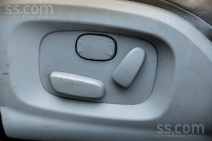Melns Jaguar XF 2009 Rīga, ar dzinēja tilpumu 2.70 L un nobraukumu 364 tūkst. km par 6490 €, foto 18 vietnē AUTOMOTO.COM.LV