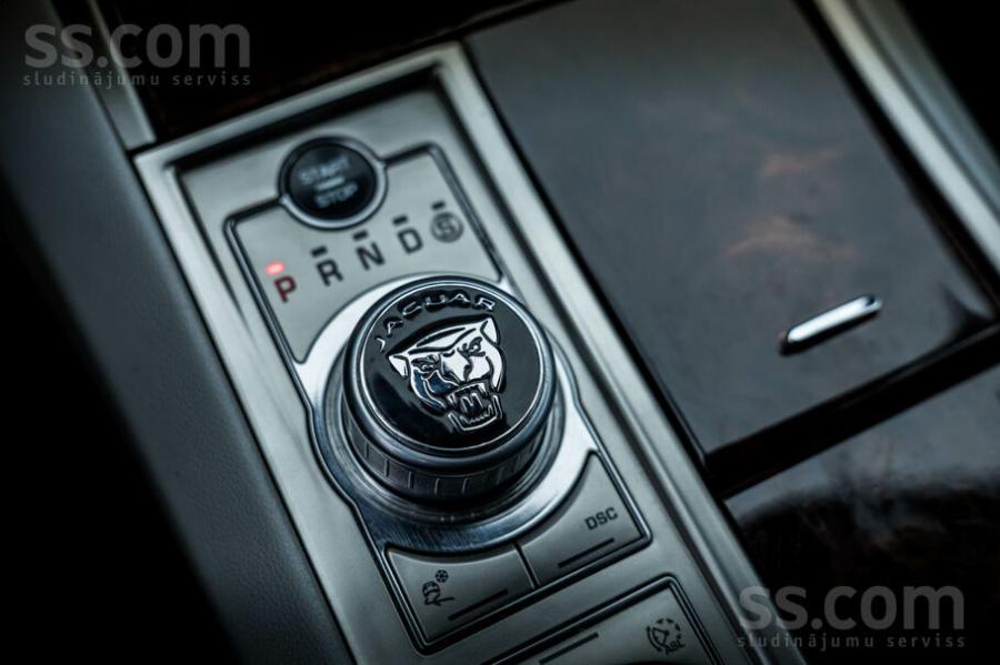 Melns Jaguar XF 2009 Rīga, ar dzinēja tilpumu 2.70 L un nobraukumu 364 tūkst. km par 6490 €, foto 20 vietnē AUTOMOTO.COM.LV