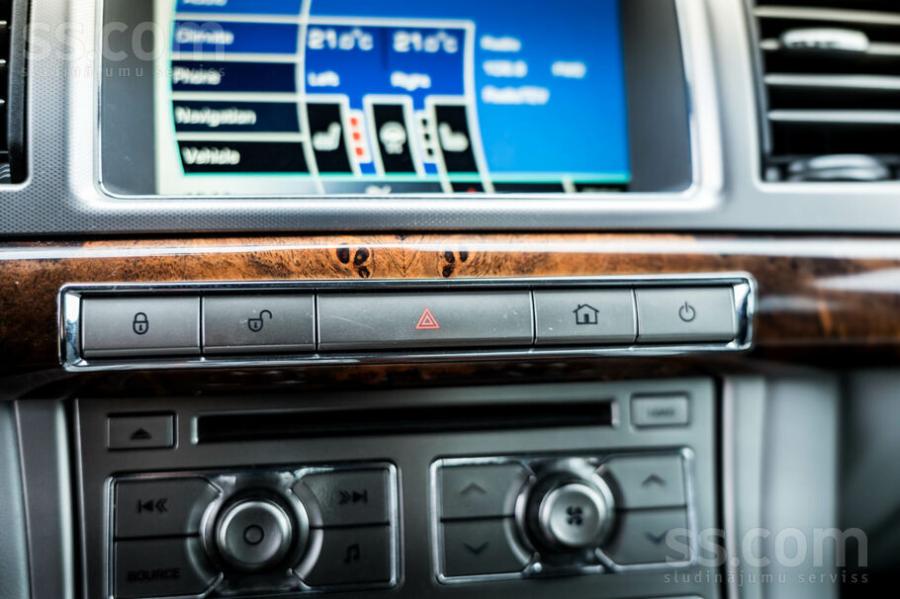 Melns Jaguar XF 2009 Rīga, ar dzinēja tilpumu 2.70 L un nobraukumu 364 tūkst. km par 6490 €, foto 24 vietnē AUTOMOTO.COM.LV