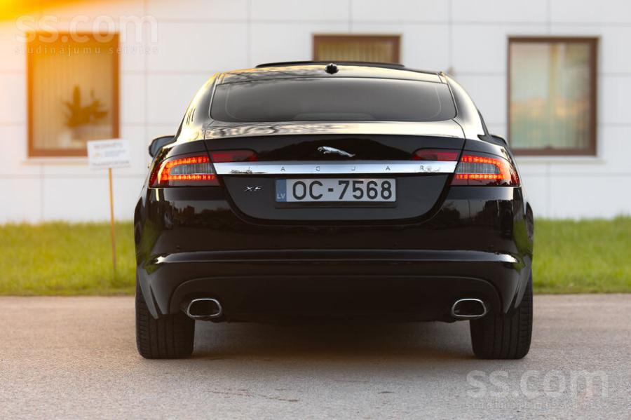 Black Jaguar XF 2010 in Jelgava, with an engine capacity of 3.00 L and mileage of 0 thousand km for 5290 €, photo 4 on AUTOMOTO.COM.LV