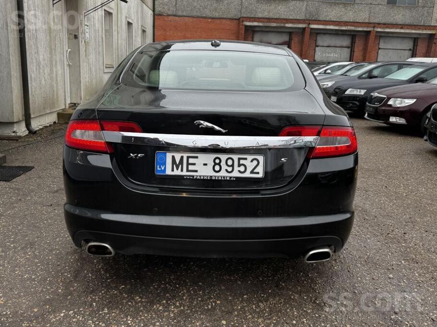 Melns Jaguar XF 2010 Daugavpils, ar dzinēja tilpumu 3.00 L un nobraukumu 0 tūkst. km par 6200 €, foto 5 vietnē AUTOMOTO.COM.LV